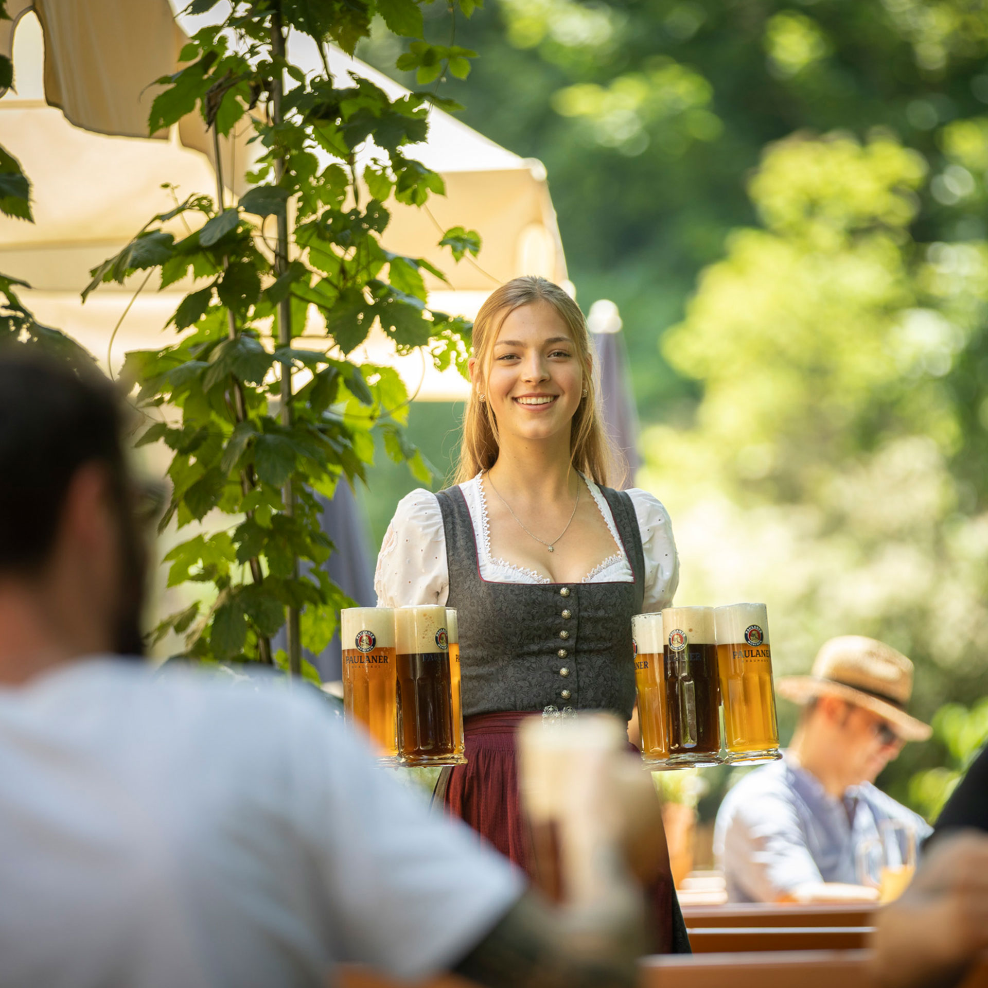 Wie der bayerische Biergarten zum gesellschaftlichen Treffpunkt wurde ...
